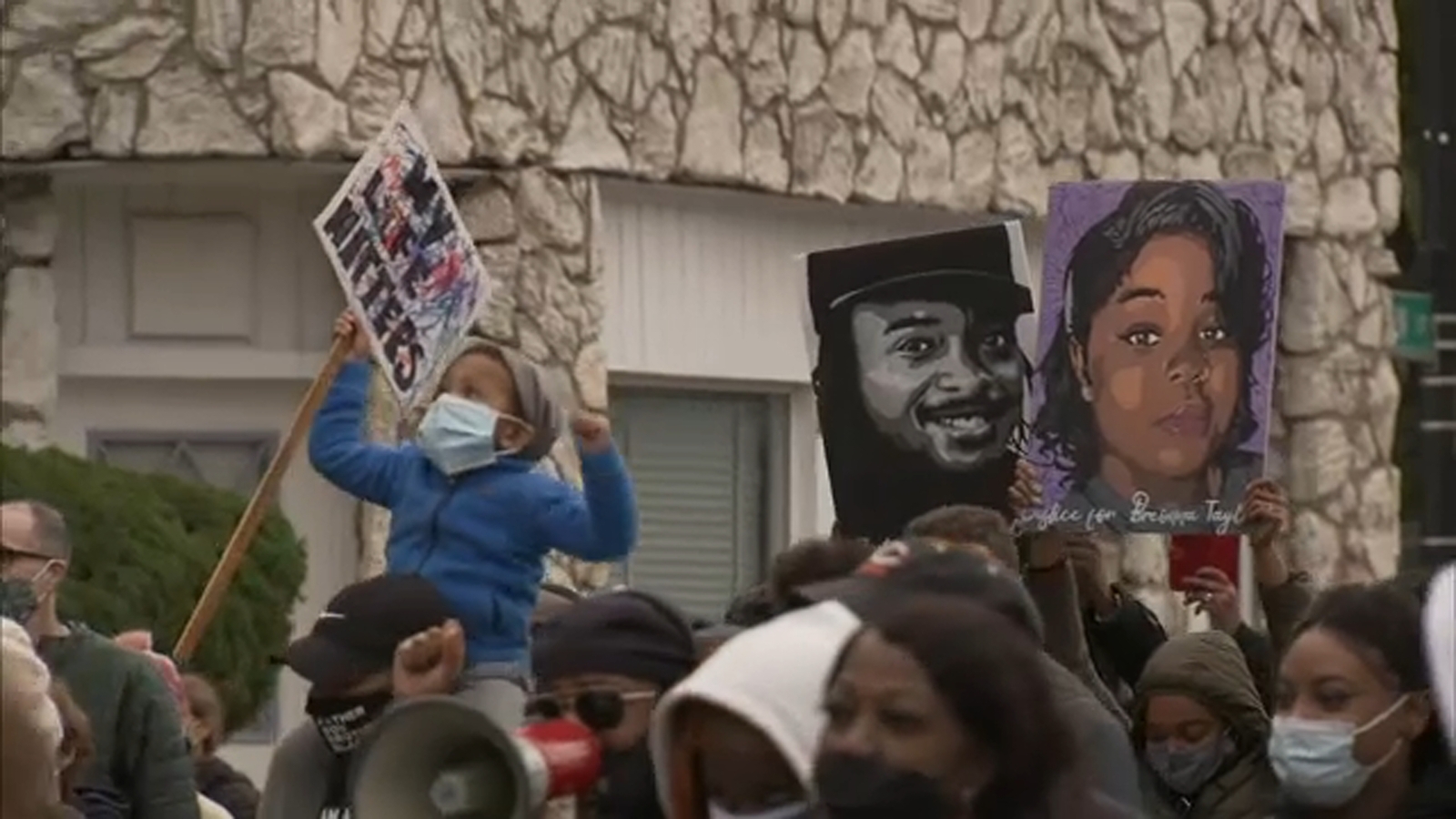 Chicago justice rally urges people to vote for change; Rev. Jesse ...