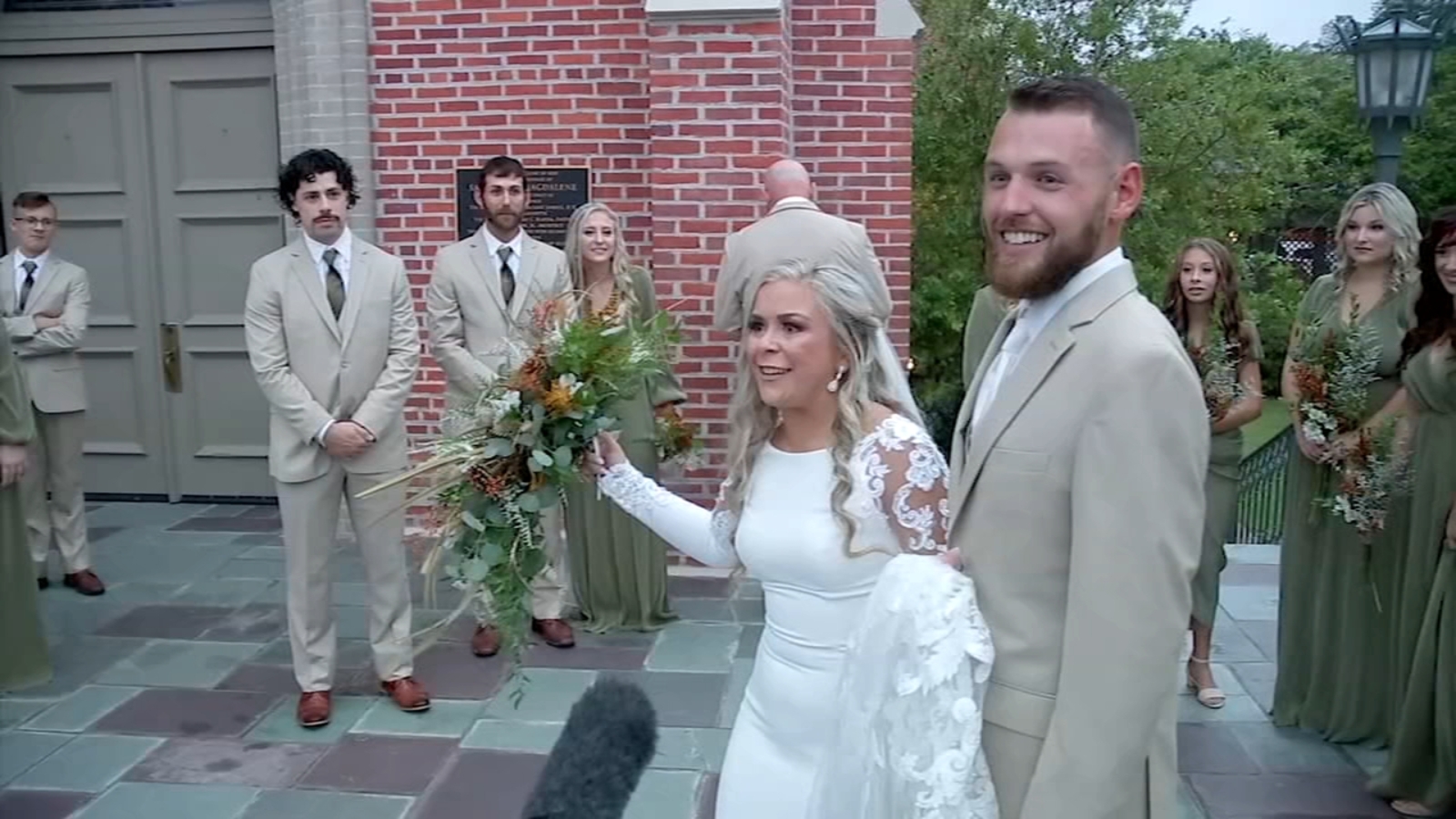 Newlyweds beat Delta to the altar in hurricane rushed wedding - ABC7 ...