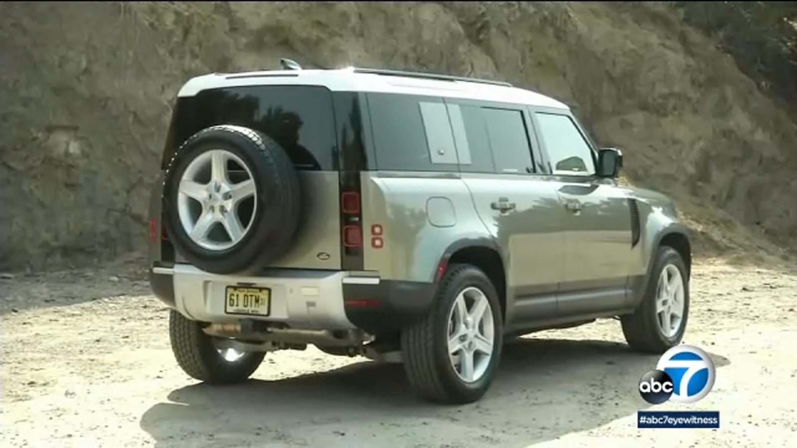 Land Rover brings back off-road Defender model, will compete with Jeep ...