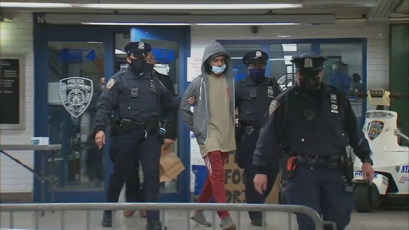 Man pleads guilty in caught-on-camera Union Square subway shove that ...