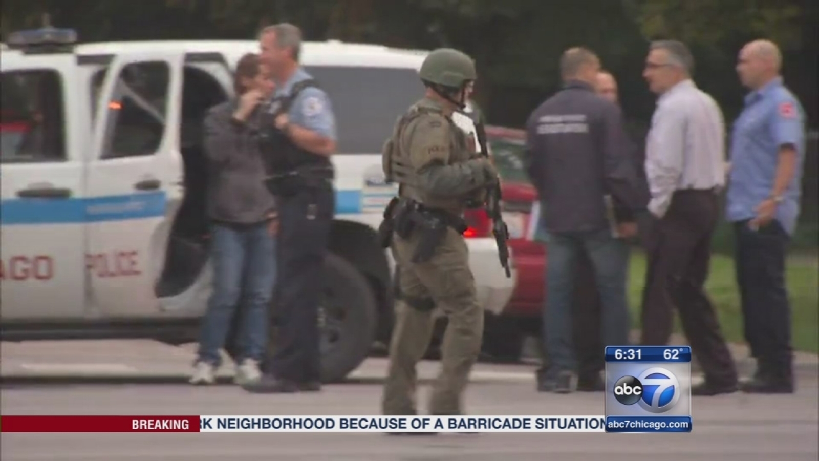 Man In Custody After Albany Park Barricade Situation Abc7 Chicago