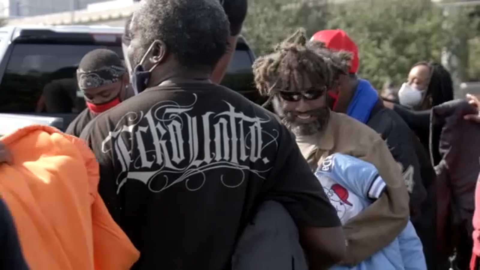 Houston Rapper Trae Tha Truth and Relief Gang give back to homeless ...