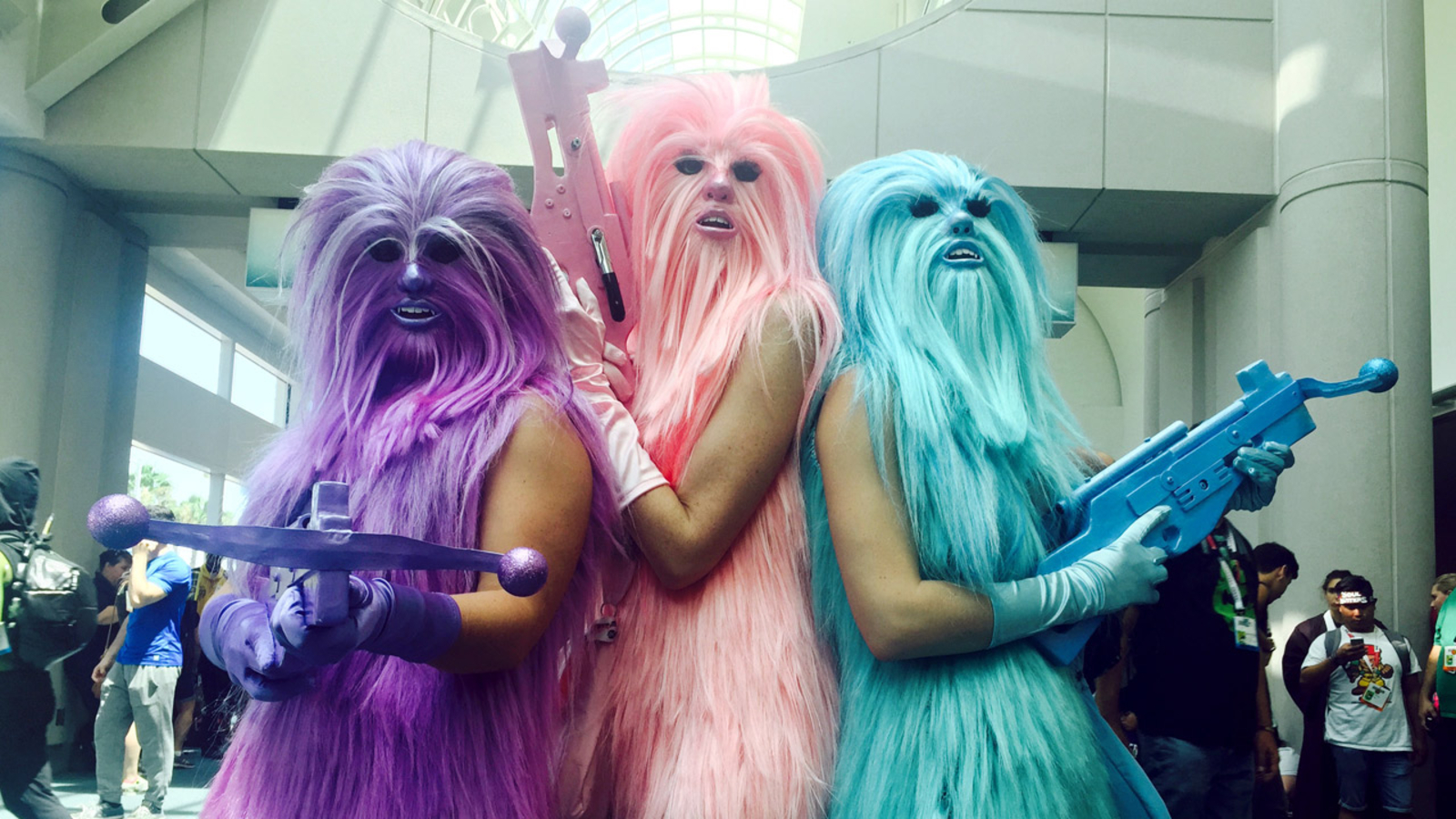 Celebrities and fans at 2015 Comic-Con in San Diego - ABC11 Raleigh-Durham