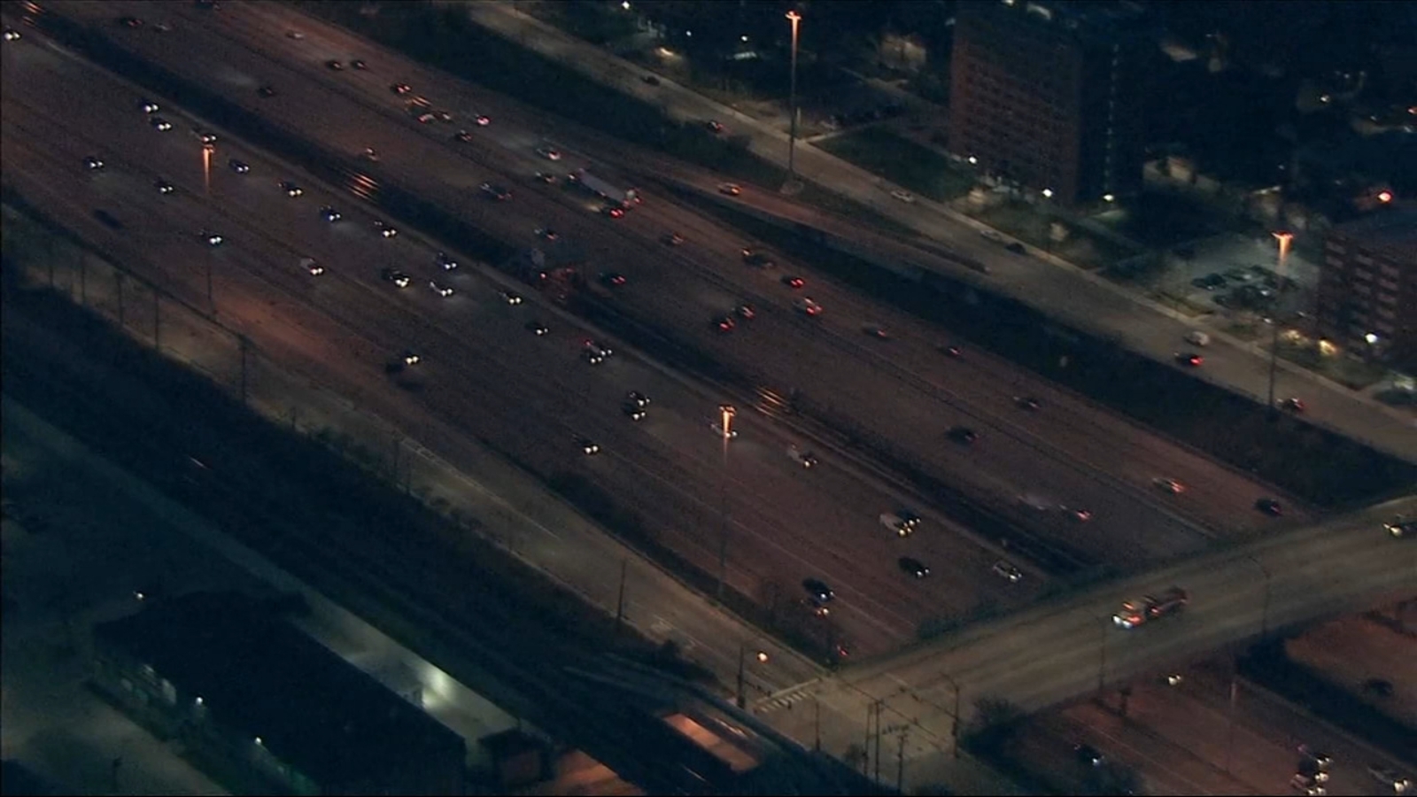 Chicago shooting: Dan Ryan express lanes reopen after gunfire reported ...