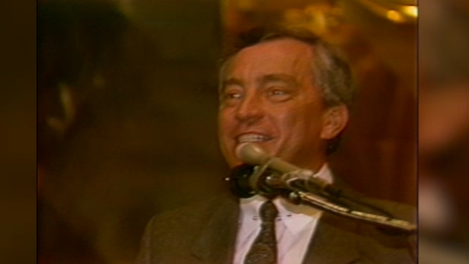 Ed Vrdolyak sentenced 18 months on income tax evasion conviction; he ...