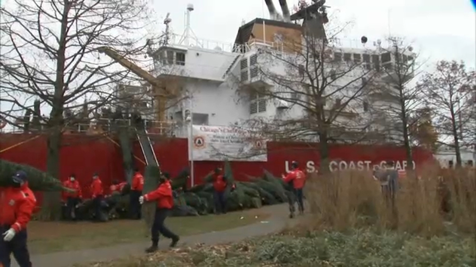US Coast Guard delivers Christmas trees to Chicago's Navy Pier for ...