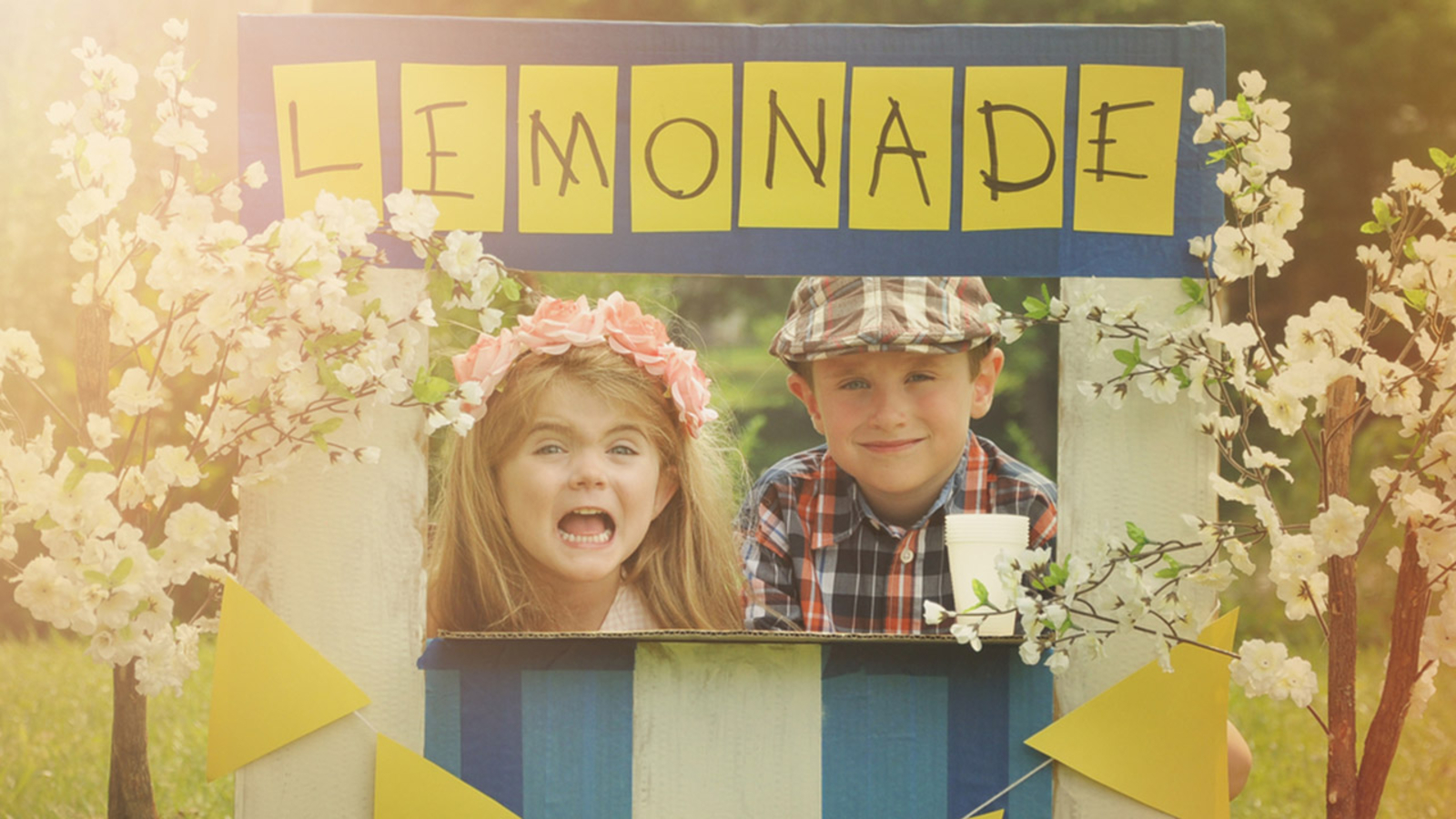 VIDEO: Bus driver buys drinks for passengers from children's lemonade ...