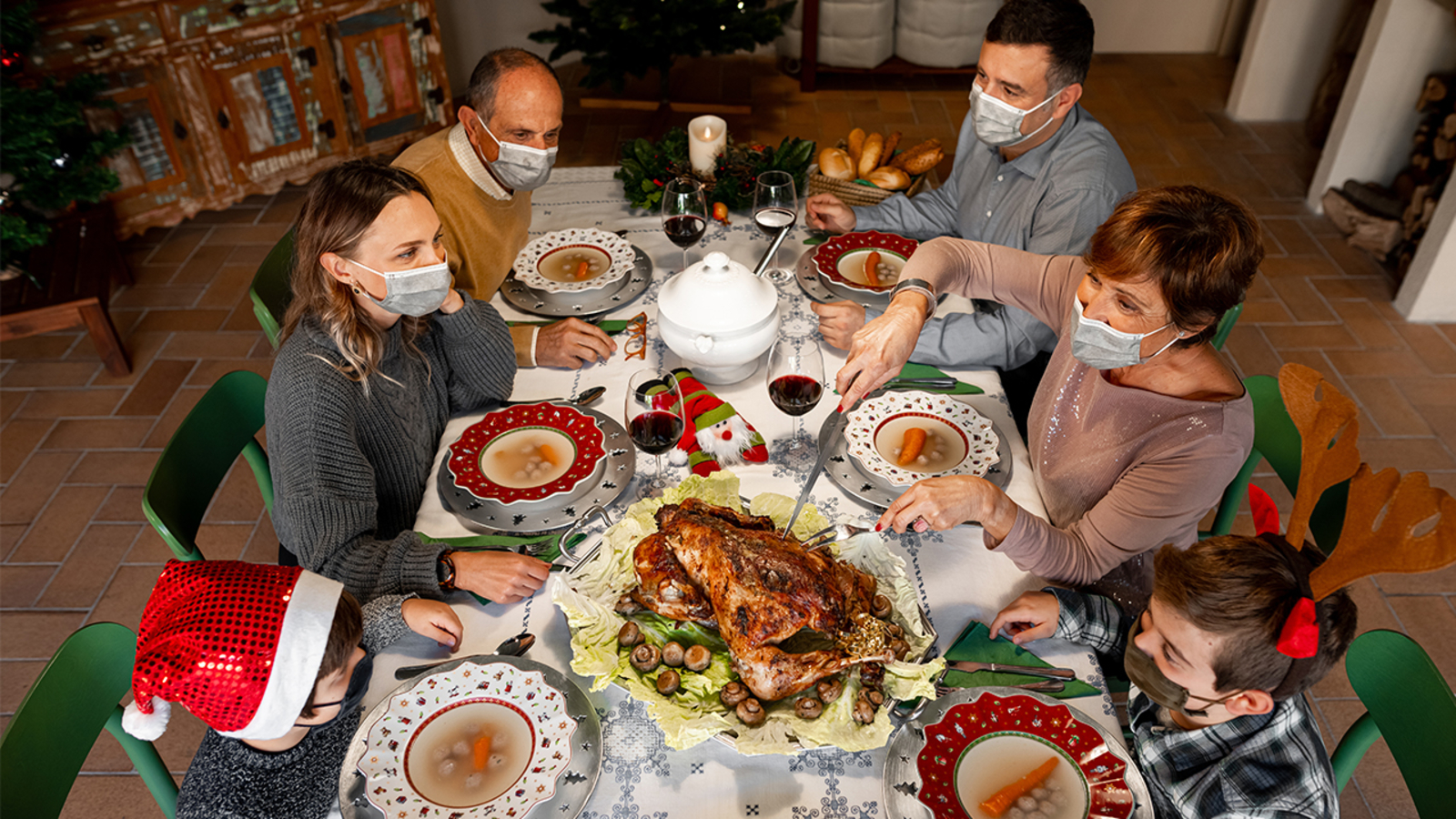 Expert advice on how to handle awkward holiday situations - ABC13 Houston