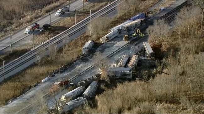 Train derailment - ABC7 Chicago