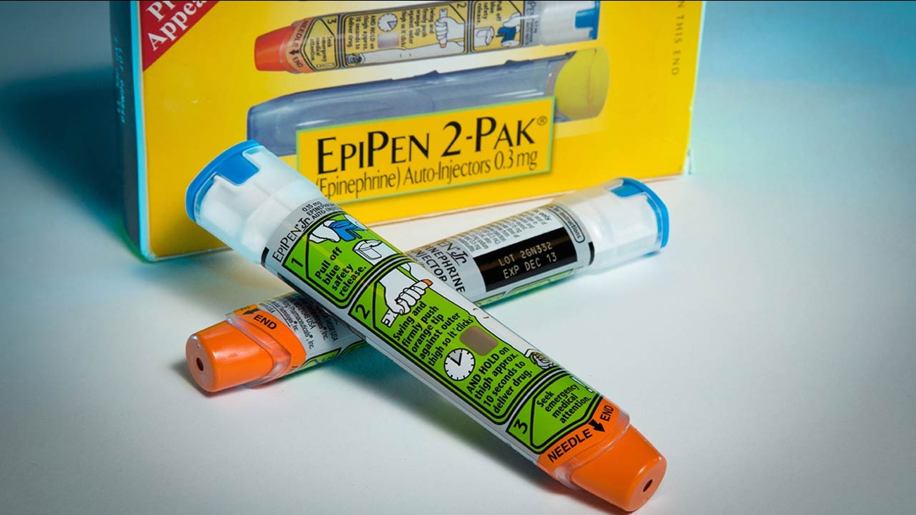 New tips for treating anaphylaxis - ABC7 Chicago