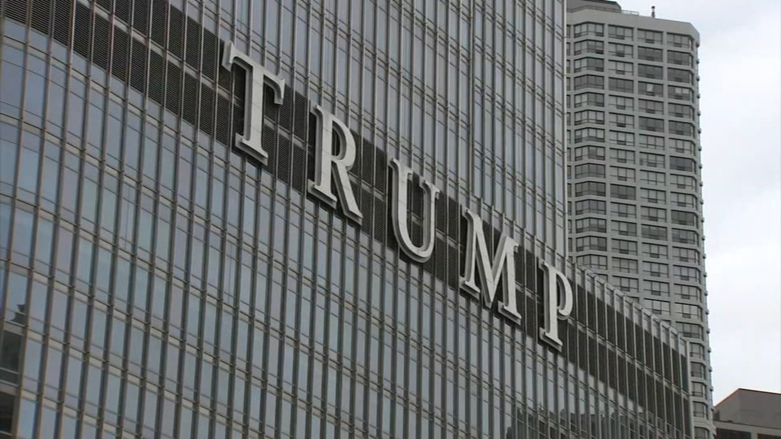 Chicago Alderman Gilbert Villegas aims to remove Trump sign from ...