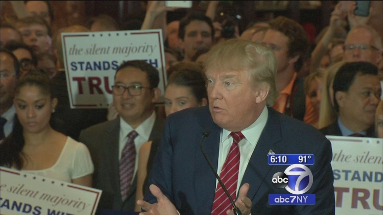 Donald Trump Signs Gop Loyalty Pledge To Back Partys 2016 Nominee